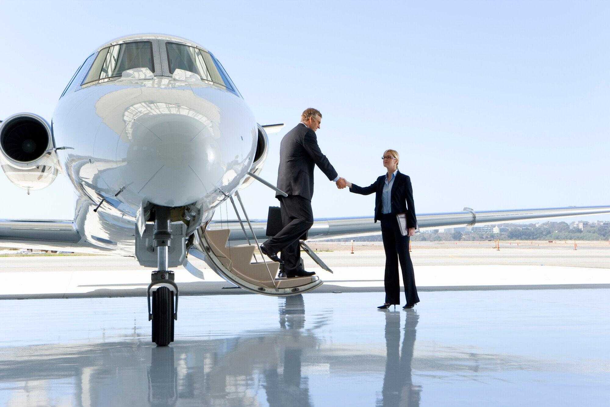 Where Do Private Jets Land? Understanding Airport Access - Jettly